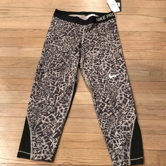 Nike | Pants & Jumpsuits | Nike Pro Capris | Poshmark